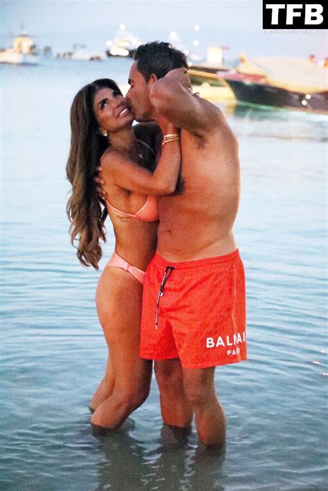 Teresa Giudice And Luis Ruelas Cant Keep Their Hands To Themselves