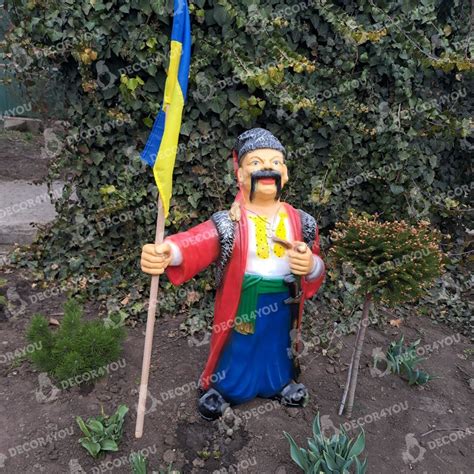 КУПИТИ Фігура садова Козак з прапором 95×62×35 см ВСЬОГО ЗА 3 000 грн КРАЩІ ЦІНИ в Україні