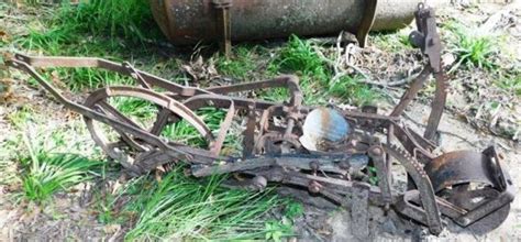 30 Seeder Implement 12 W X 18 H X 55 L Live And Online Auctions On