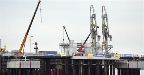 에너지위기 독일 첫 Lng터미널 완공가스저장고 100 채워