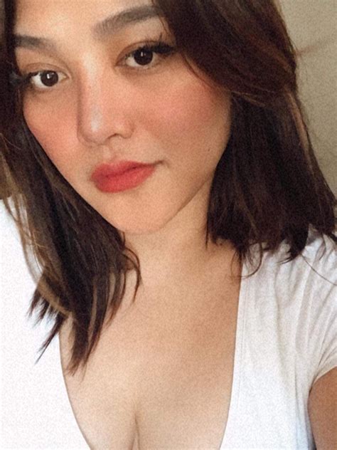 Voluptuous Body Singaporean Escort In Macao