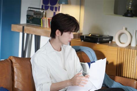 Model Worker Zhang Linghe In The Entertainment Industry Five New Dramas Have Been Officially