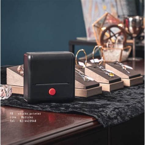 Sticko รุ่น M200 เครื่องปริ้นพกพาเครื่องปริ้นสติ๊กเกอร์บาร์โค้ด ป้ายราคาเครื่องประดับ สติ๊กเกอร์