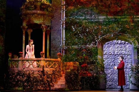 [on Stage] 공포를 집어삼킨 불멸의 유혹 아시아경제