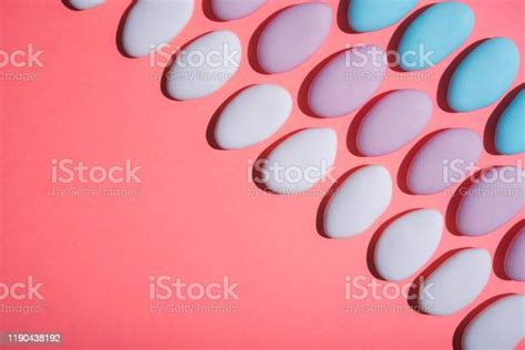 최소한의 디자인으로 추상적 인 패턴 파스텔 색상입니다 플랫 레이 맨 위 보기 0명에 대한 스톡 사진 및 기타 이미지 0명 개념 개념과 주제 Istock