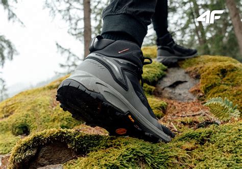 Як вибрати трекінгові черевики