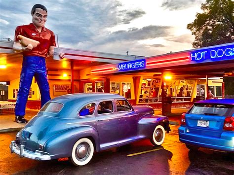 This Retro Drive In Restaurant In Wisconsin Will Take You On A
