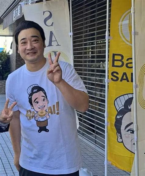 バームsaitou」オープン＞斉藤慎二がオープンしたバームクーヘン店の紙袋 スポニチ Sponichi Annex 芸能