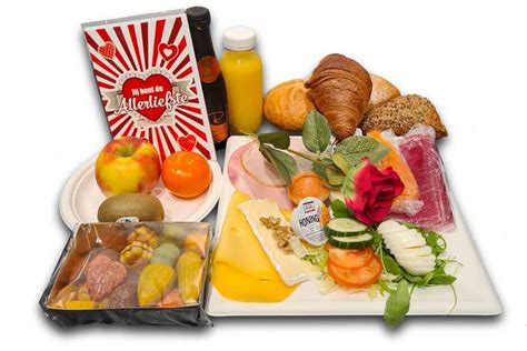 Romantisch Ontbijt Op Bed Moederdag Verwen De Mama Met Een Luxe