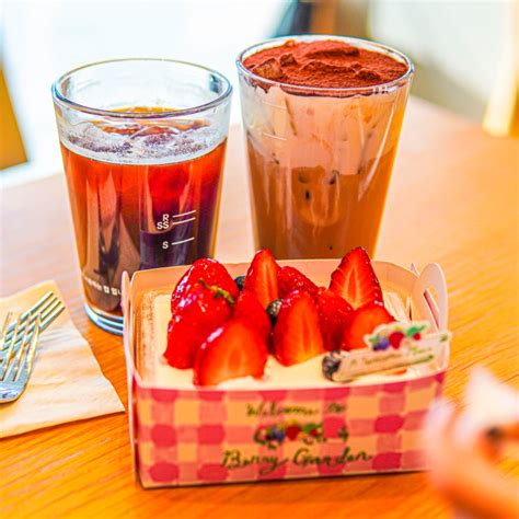 투썸플레이스 케이크 메뉴 홀케이크 가격 조각케익 딸기 생크림 케이크 티라미수 음료 후기 네이버 블로그