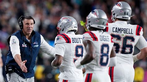 Mike Vrabel Back At Patriots Facility After Just Two Days Away Raising