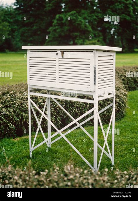 Stevenson Screen Weather Instruments At George Buttenshaw Blog