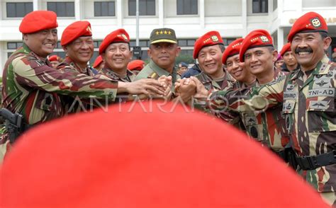 Brevet Kopassus Antara Foto