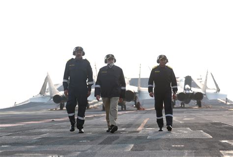 Pm Modi Celebrates Diwali Aboard Ins Vikrant Hails Armed Forces