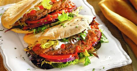 Pan De Pita Relleno De Carne Picada