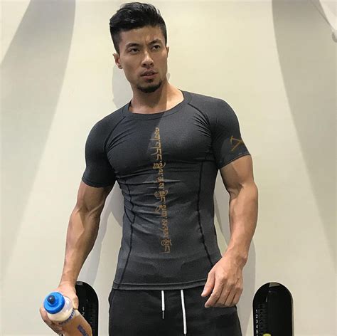肌肉紧身衣男短袖运动健身上衣跑步篮球训练服速干衣半袖t恤衣服 阿里巴巴
