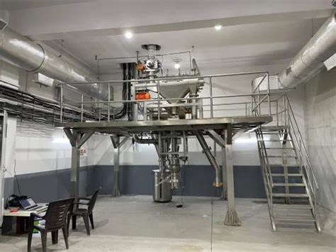 Ss Chemical Pharma Reactors With Platforms Storage Capacity 3 Kl At