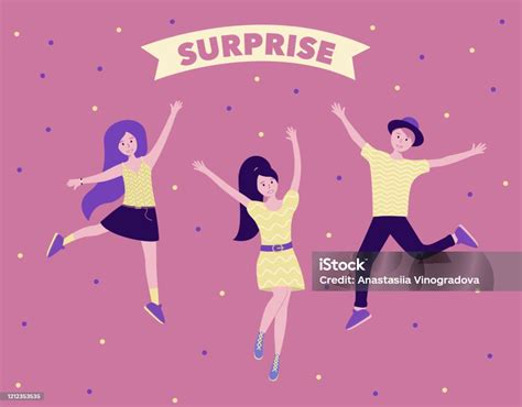 분홍색 배경에 고립 된 손을 들고 점프하는 젊은 즐거운 웃음 사람들의 그룹 행복한 긍정적 인 젊은 남자와 여자가 함께 기뻐합니다