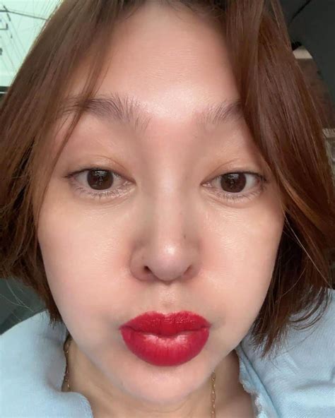 イ・スンヨンさんのインスタグラム写真 イ・スンヨンinstagram「옷관리는 어떻게 하는게 좋은가요 정말 많이 받는 질문이죠ㅋㅋ 워낙 옷이 많은 저는 😂 스타일러