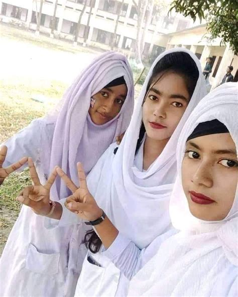 ঘর জামাই আমি ঘর জামাই থাকব । আমি একটা চাকরি করি । কোন পাত্রি থাকলে I