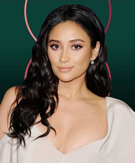 Shay Mitchell Death Fact Check Birthday And Age Dead Or Kicking