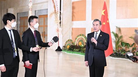 Ван И Встреча лидеров КНР и США задала четкий путь к тому чтобы избежать разрыва отношений