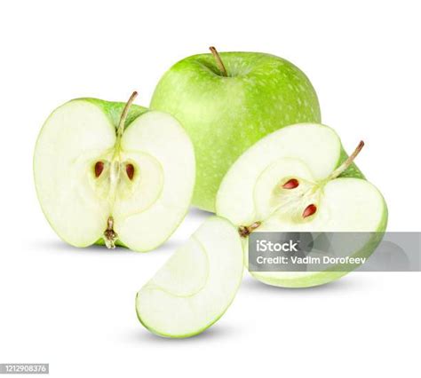 흰색 배경에 고립 된 잘 익은 녹색 사과의 전체 반쪽 및 분기의 구성 0명에 대한 스톡 사진 및 기타 이미지 0명 건강한 생활방식 건강한 식생활 Istock
