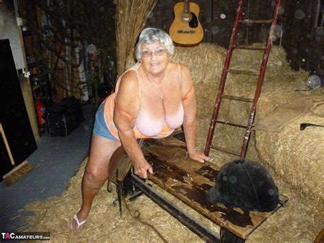 Fat Oma Grandma Libby Gets Naked In A Barn While Playing Acoustic Guitar CoedCherry