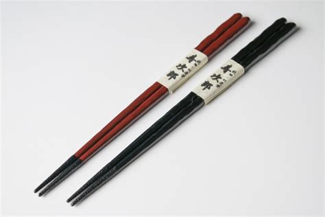 ふるさと納税返礼品、800年続く川連漆器の夫婦箸−秋田湯沢 Machi Log