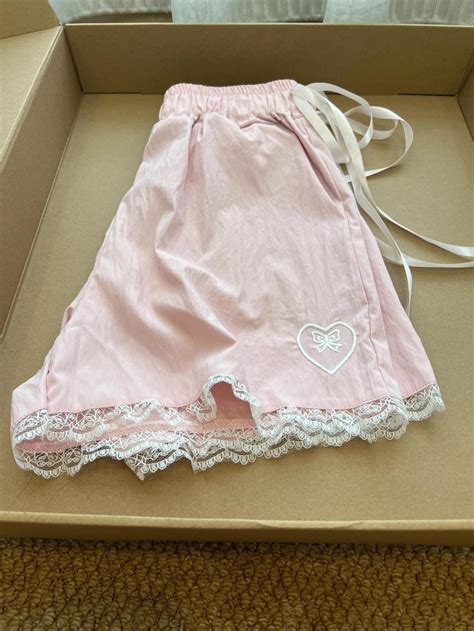 กางเกงขาสั้นลูกไม้สีชมพูผู้หญิงกางเกงโบว์ผู้หญิงสีชมพูตรงกางเกงขากว้างหลวม ผอมลง ดู Shopee