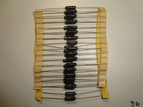 Holco Military Grade Nos Resistors Photo 4712383 Uk Audio Mart