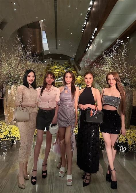 H I Ch Em Hot Girl C A Linh Rin To N L Y Ch Ng I Gia Ri Ng Con D U Nh Johnathan H Nh