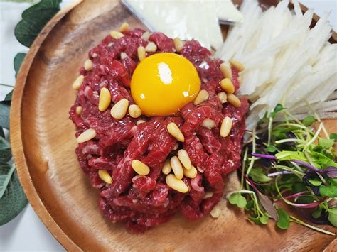 육회 만드는법 소주안주로 으뜸인 한우 육회 만들기