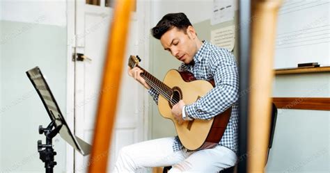 Beyond The Beginner Basics Unlocking Hidden Gems In Online Guitar