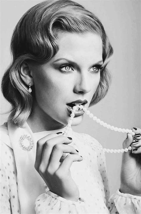 Taylorswift Nose Ring Black And White Taylor Swift