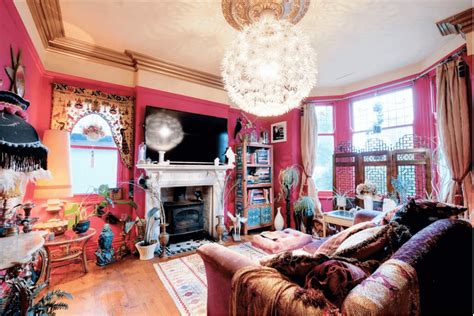 These People Maximalise Rmaximalism