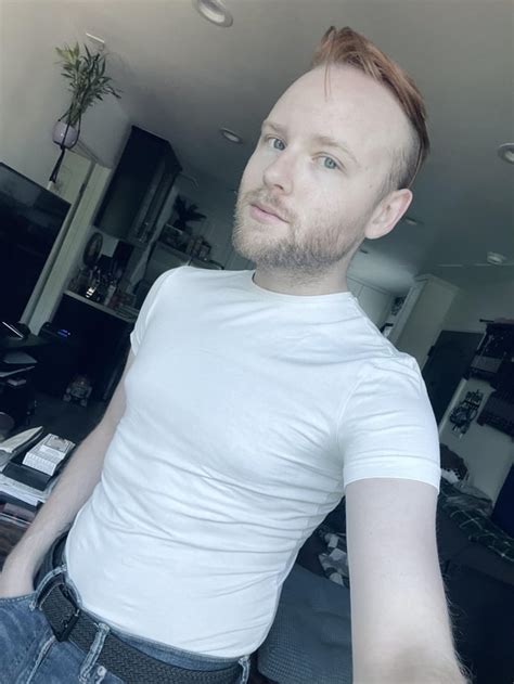 Looking For Gay Friends In The La Area My Gaymer Bf And I Are Pretty Much Alone And Were
