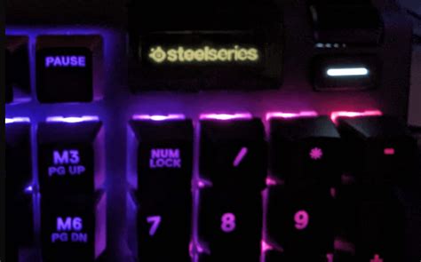 Is The Oled Display Supposed To Be This Yellow R Steelseries