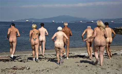 금 나체 해수욕장 보배드림 유머게시판