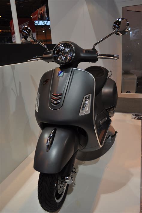Vespa Gts Super Sport Should Be Called Gts Spider Vespa Helmet Motos Vespa Moto