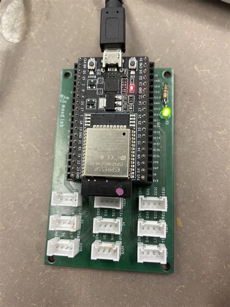 esp32 and neopixel connection problem r esp32