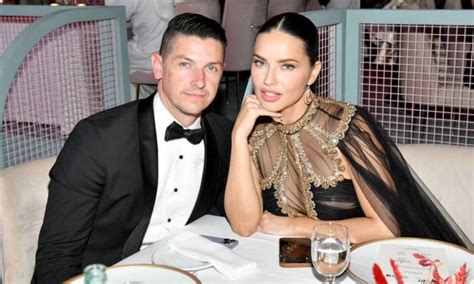 Adriana Lima Evlendi