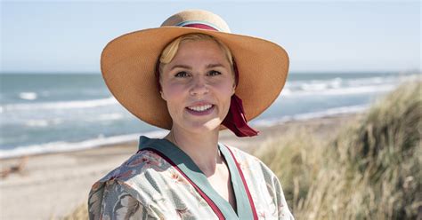 Optagelserne Til Badehotellet Er Slut Det Har Cecilie Stenspil Taget