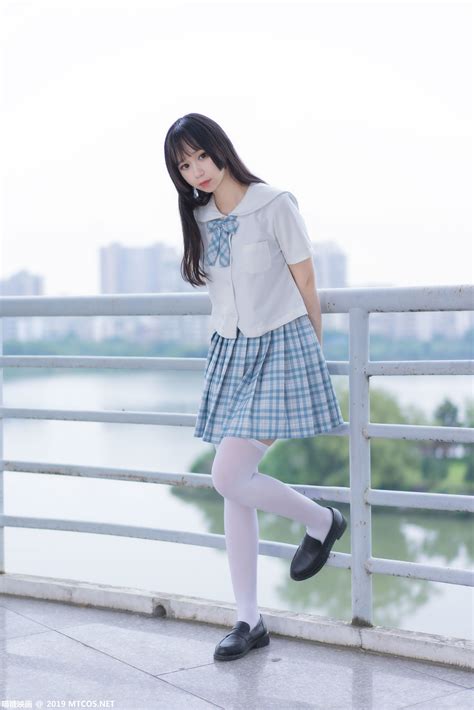 백색 비단 체크 무늬 치마를 입은 소녀 미아오 탕 잉화 VOL 화보집 V PH