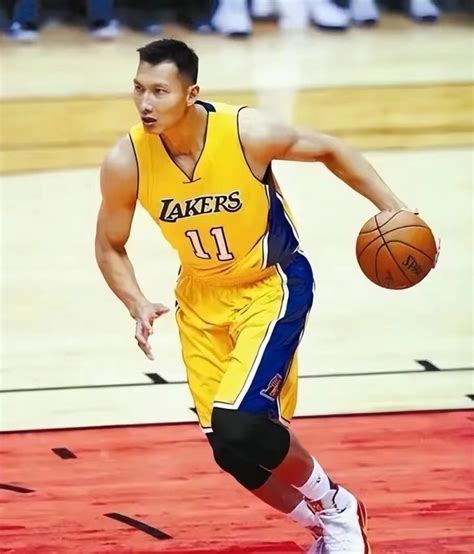 知名博主曝某篮球运动员嫖娼，曾与李易峰一同上综艺，易建联躺枪
