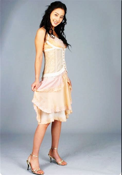 Top 10 Most Beautiful And Hottest Korean Actresses And Models