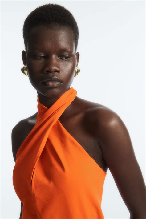 The Halter Top Trend That Has Gen Zs Stamp Of Approval Who What Wear