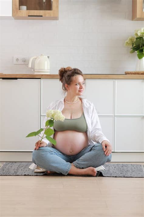 Healthy Pregnancy Side View Pregnant Woman With Big Belly Advanced