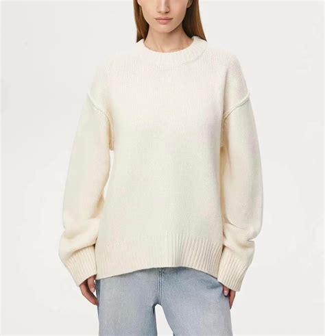 Monstera Энэ бүр үнэхээр гоё цамц шүү Үзсэн хүн шууд авнаа 65к с хямдраад 50к аваарай М L