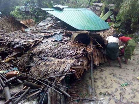 ကျောင်းကုန်းမြို့နယ်တွင် မိုးသည်းထန်စွာရွာသွန်းပြီး လေပြင်းတိုက်ခတ်မှုကြောင့် နေအိမ် ၇ လုံးပြိုပ